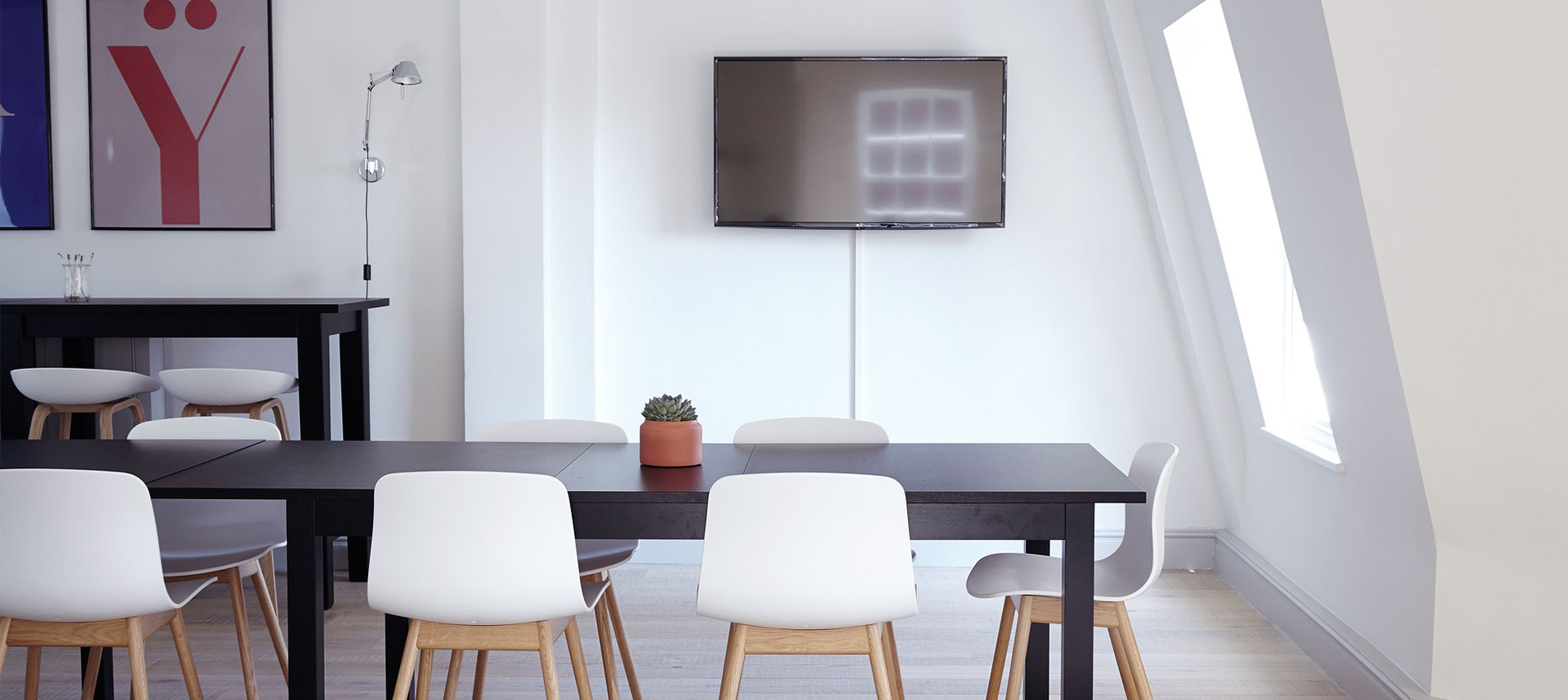 12 essential equipment features for conference rooms.